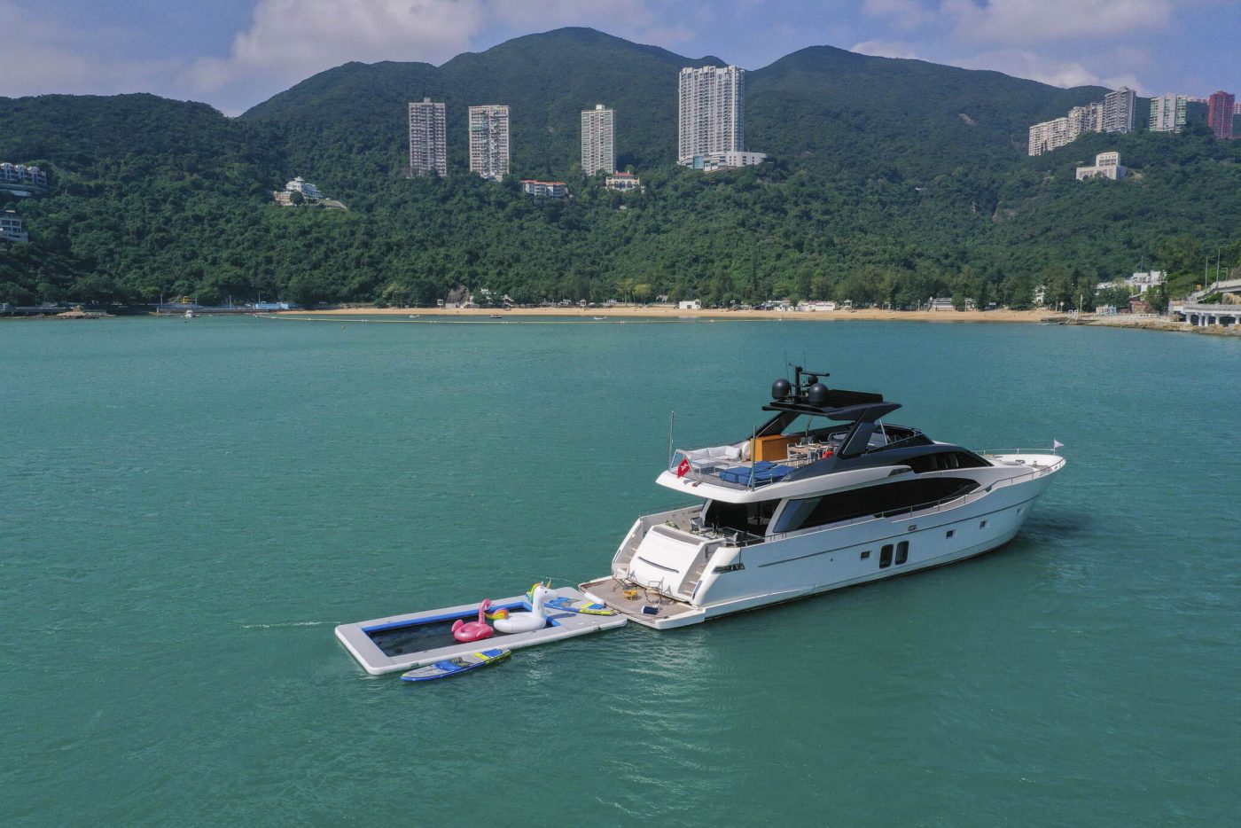 Simpson Yacht Charter | Luxury Yacht Charter Deals